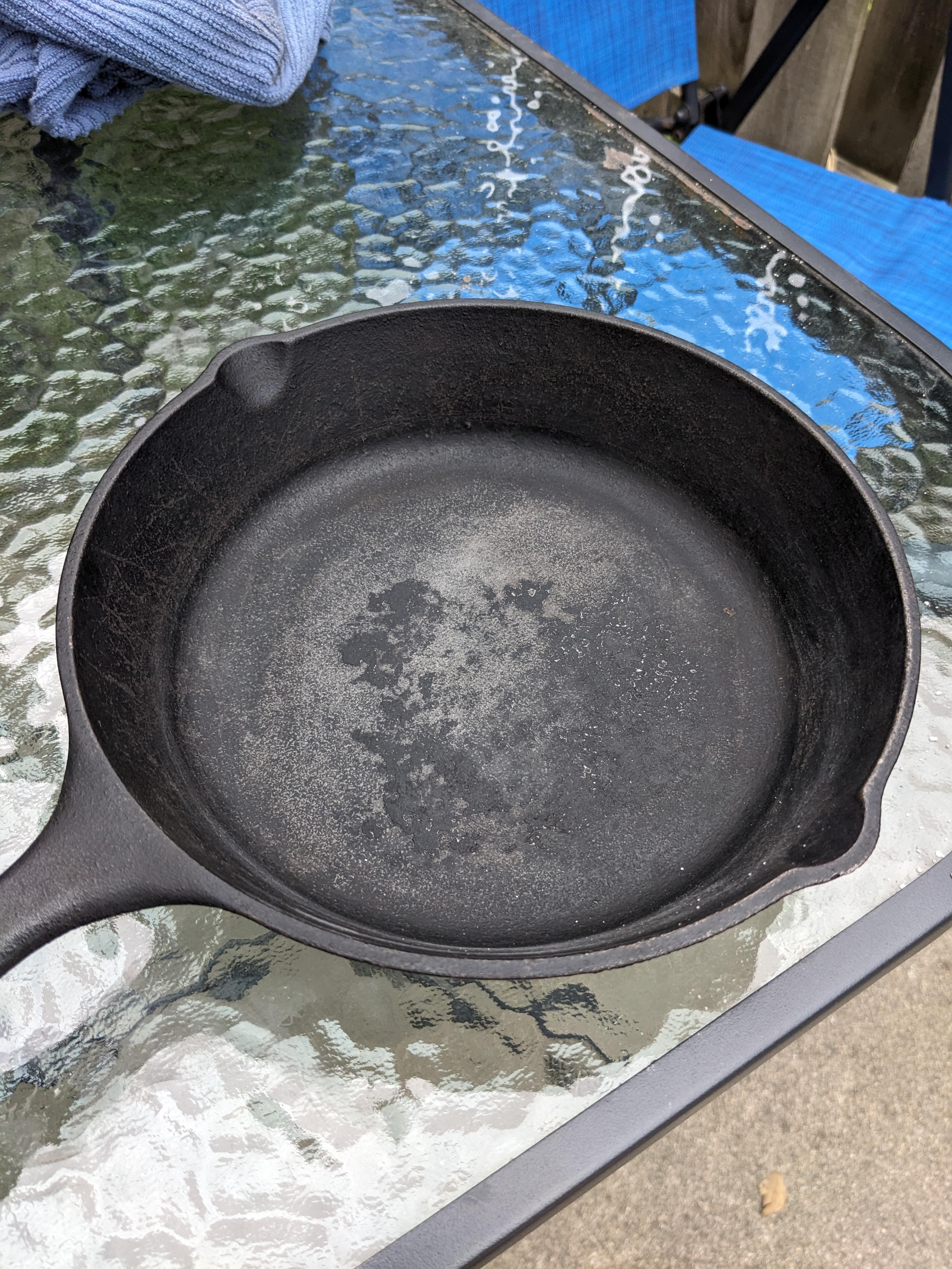 Refurbing(?) my old lodge pan | Scrolller