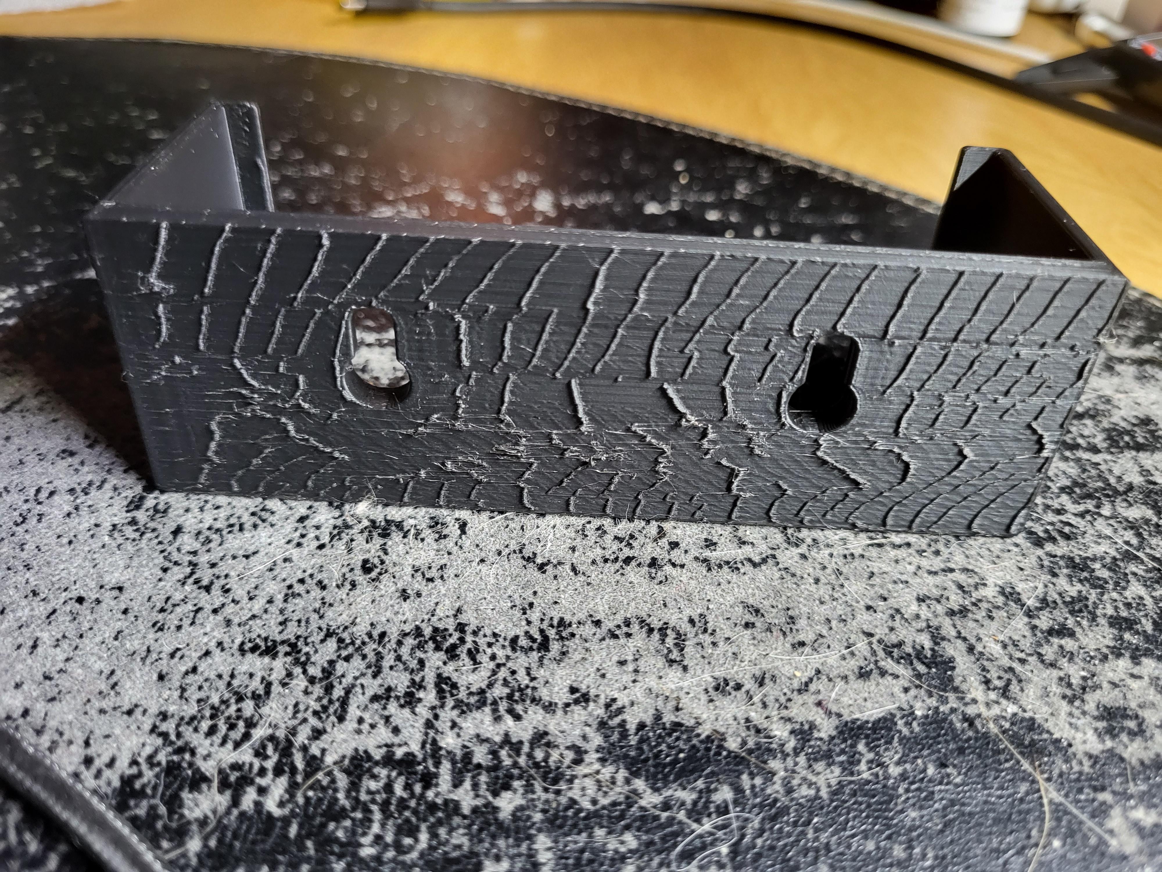 Wacky pattern like vertical lines just in one direction. Can someone explain? | Scrolller