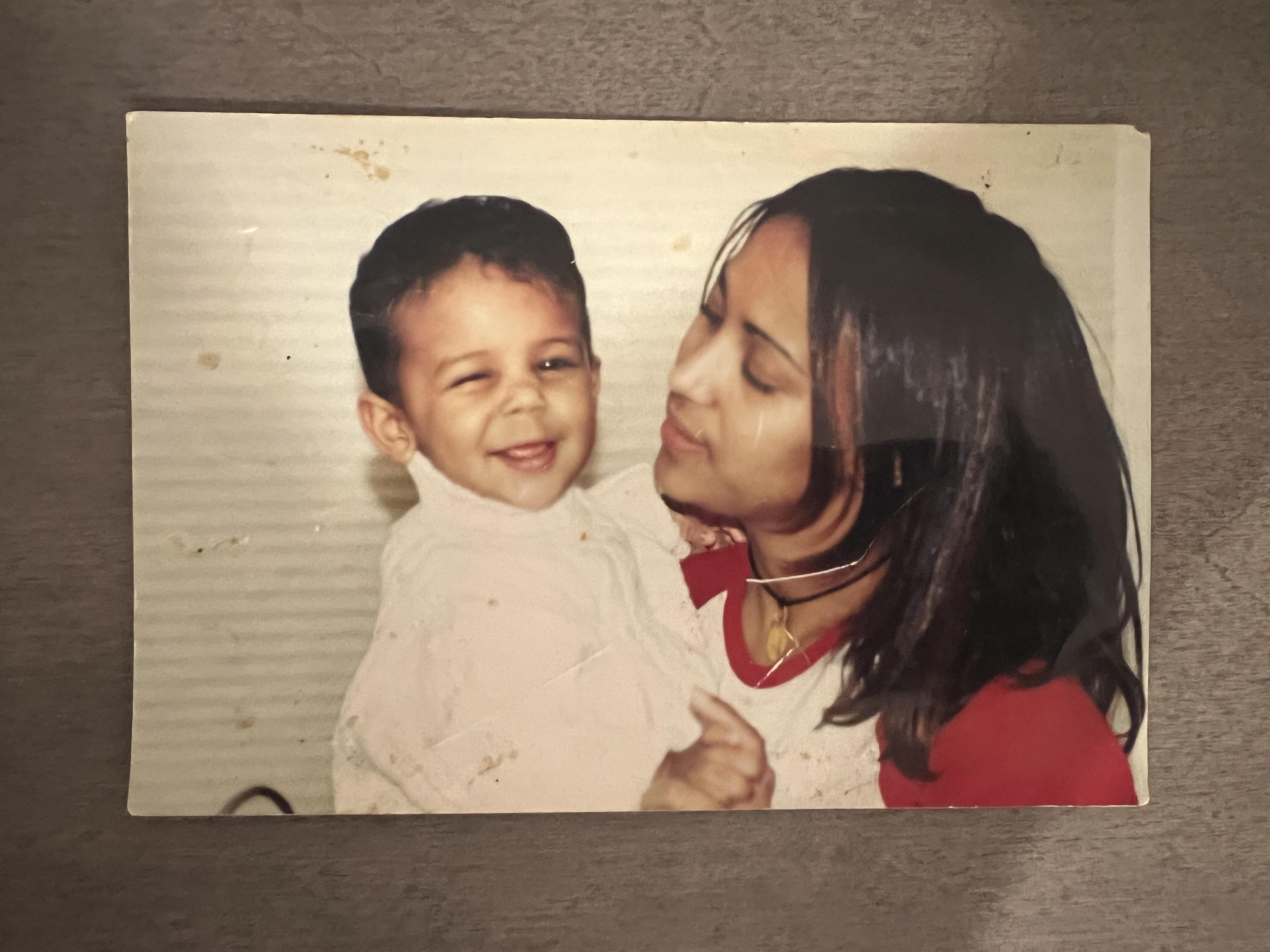 Can this picture be restored? | Scrolller