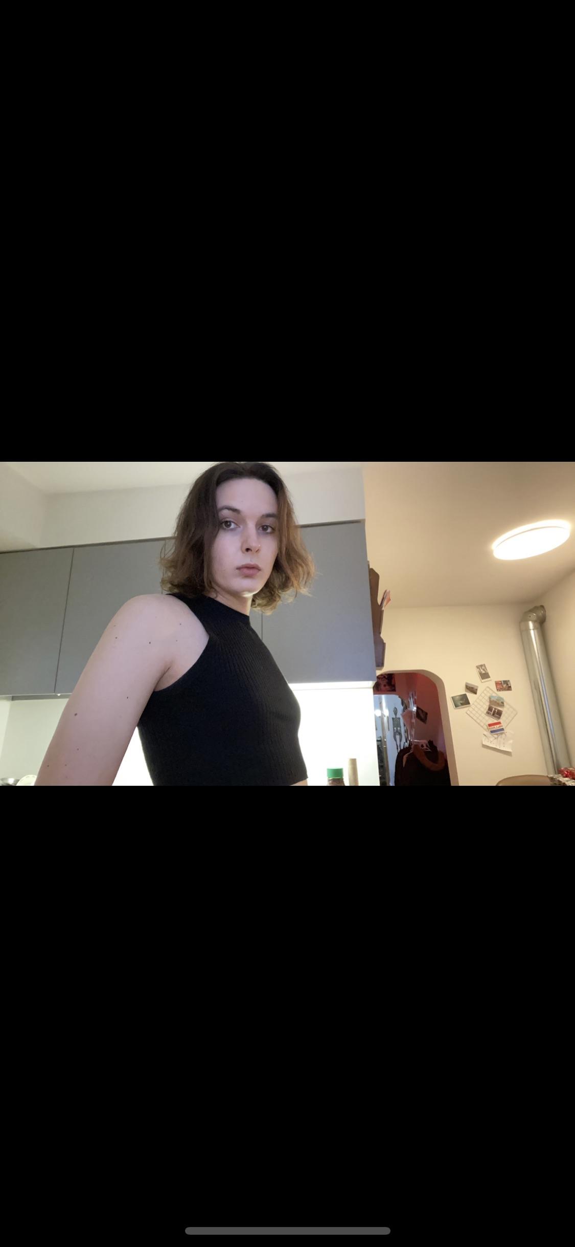 Tall girls slay! 🖤🖤 | Scrolller