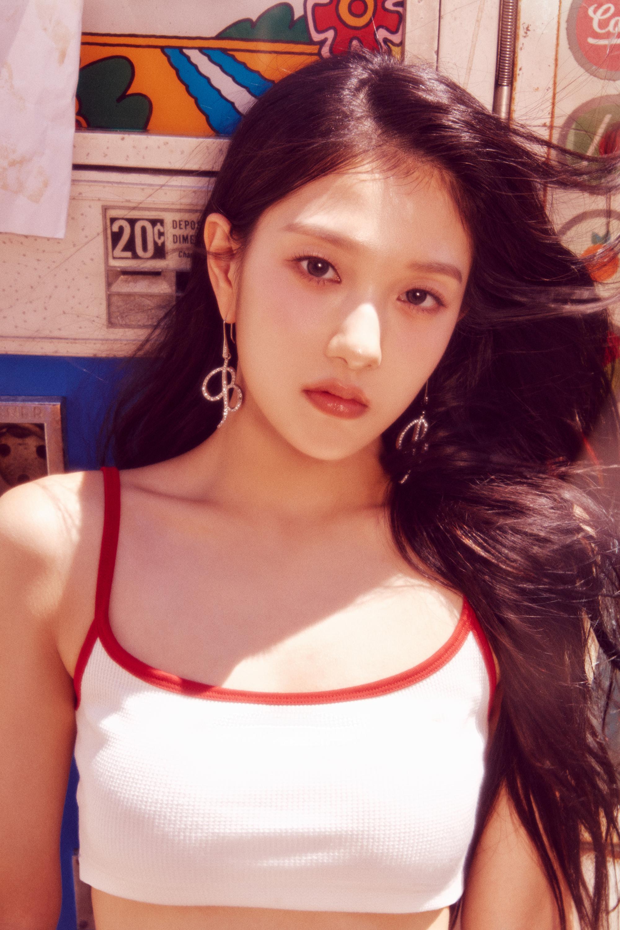 Discover more like Kpop: Fromis_9 - The 3rd Single Album: Supersonic (Official Photo - B-cut ...