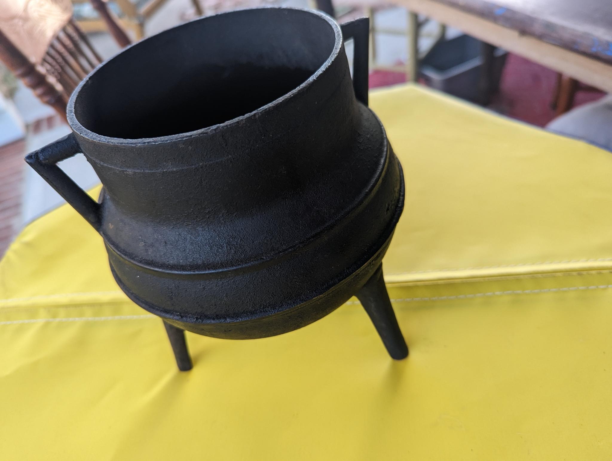 Is this cauldron cast iron? | Scrolller
