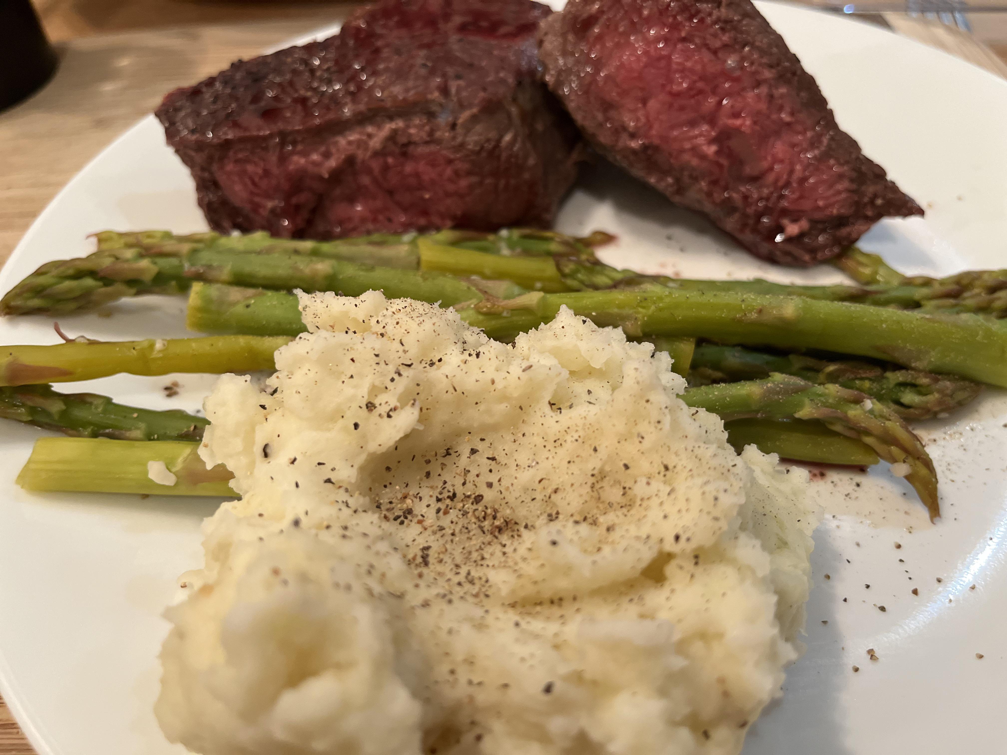[Homemade] Medium Rare Steak, Asparagus, and Mashed Potatoes | Scrolller