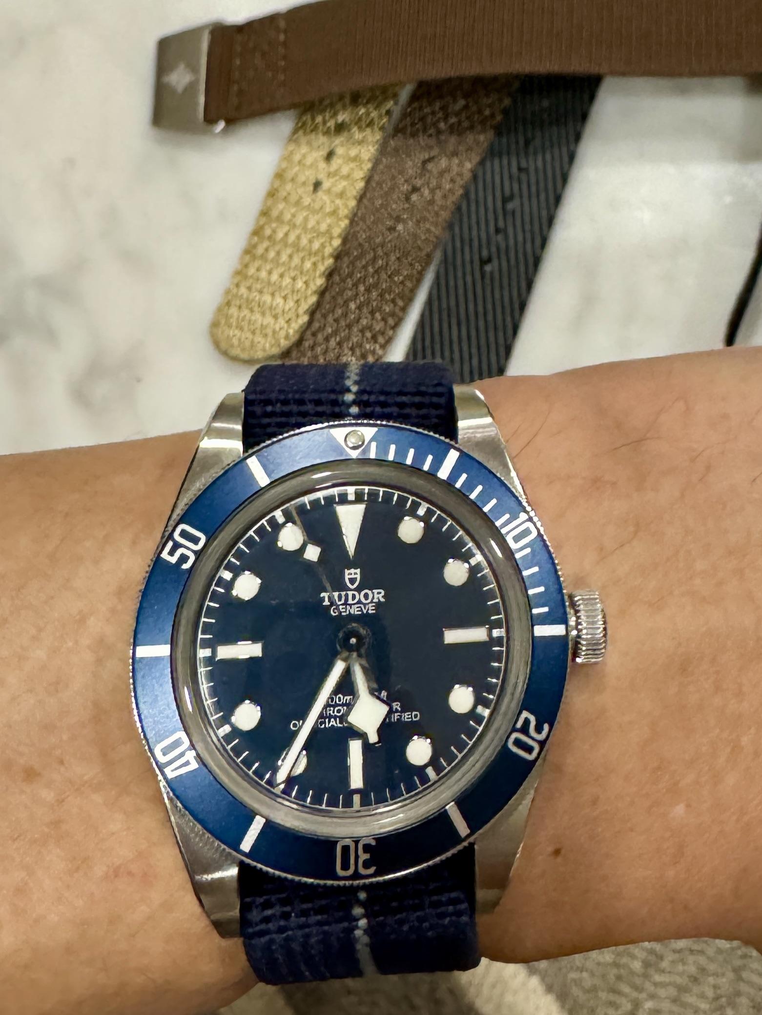 Paratrooper Nationale Straps | Scrolller