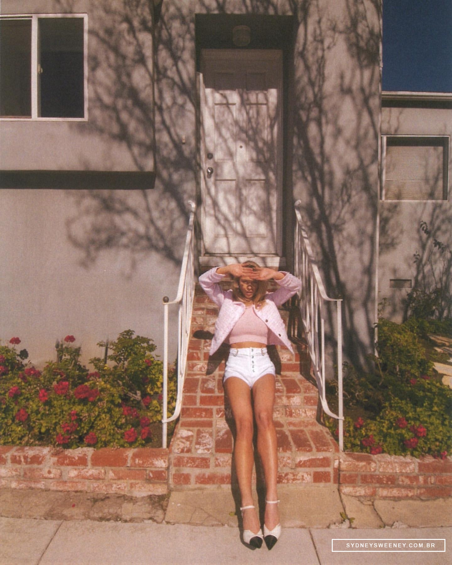 Sydney Sweeney Scrolller