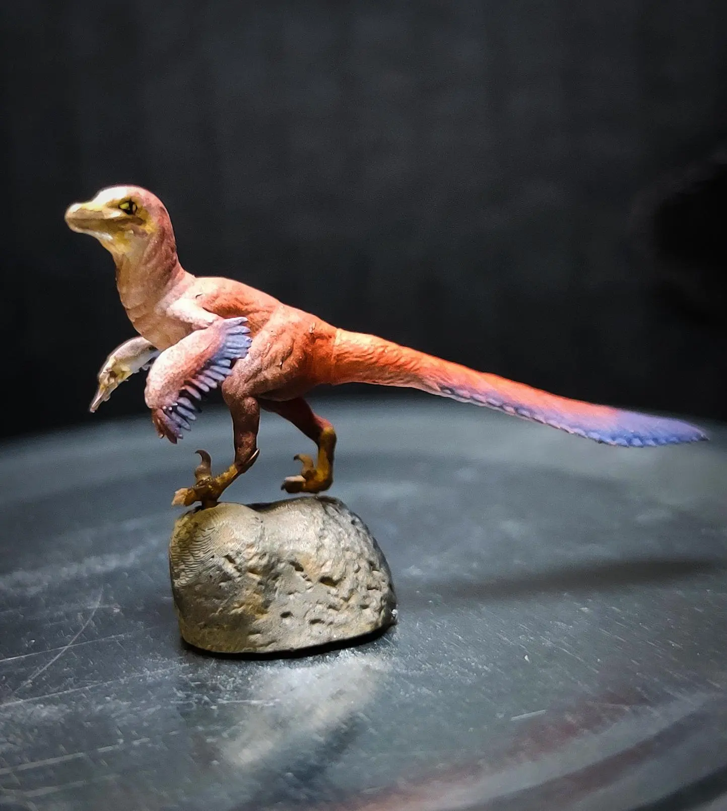 Velociraptor 1:48 | Scrolller