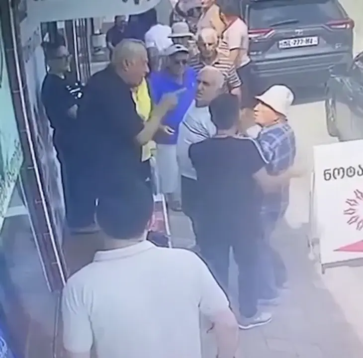 Verbal Altercation gone wrong | Scrolller