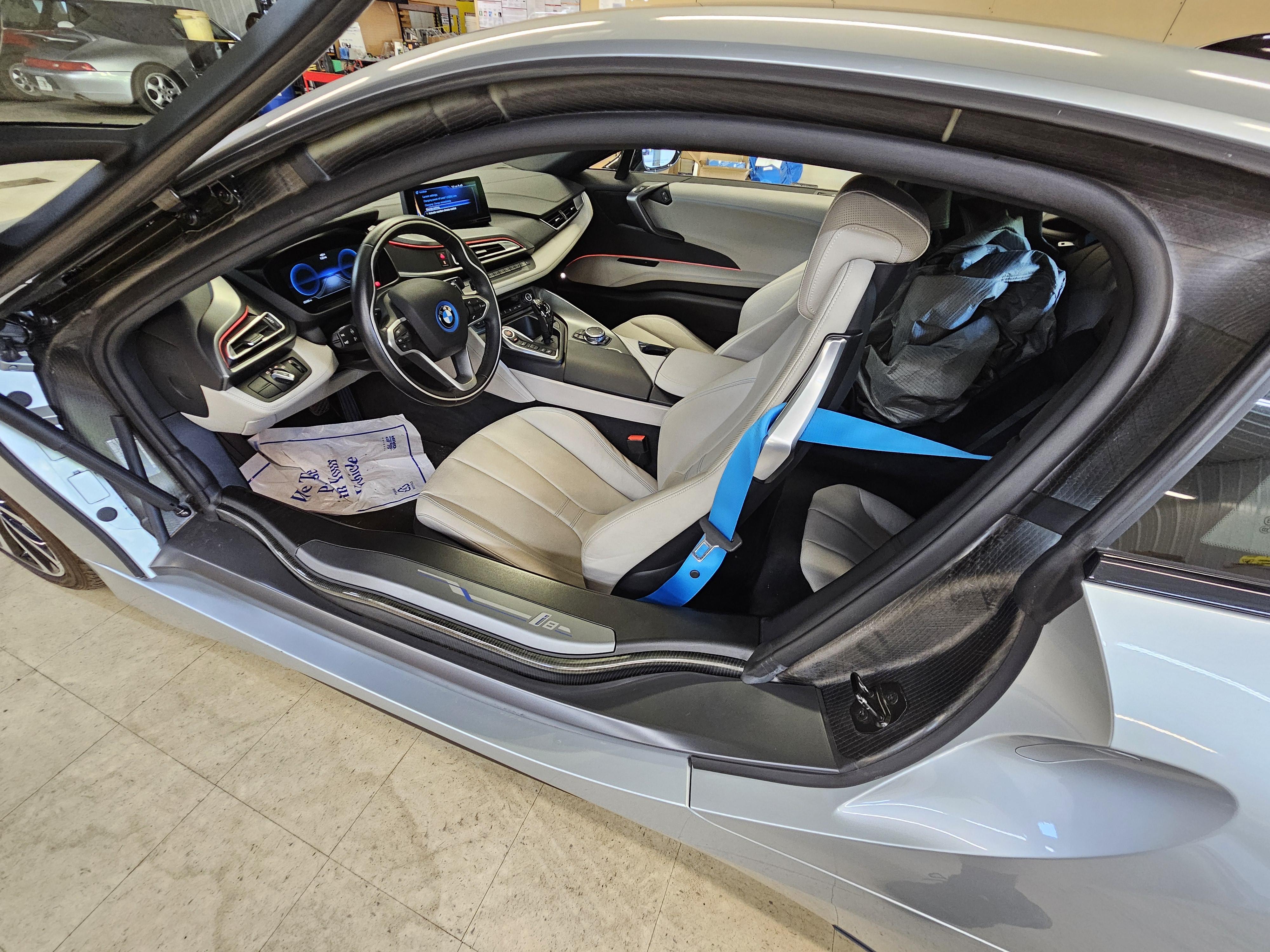 BMW i8 is still cool | Scrolller