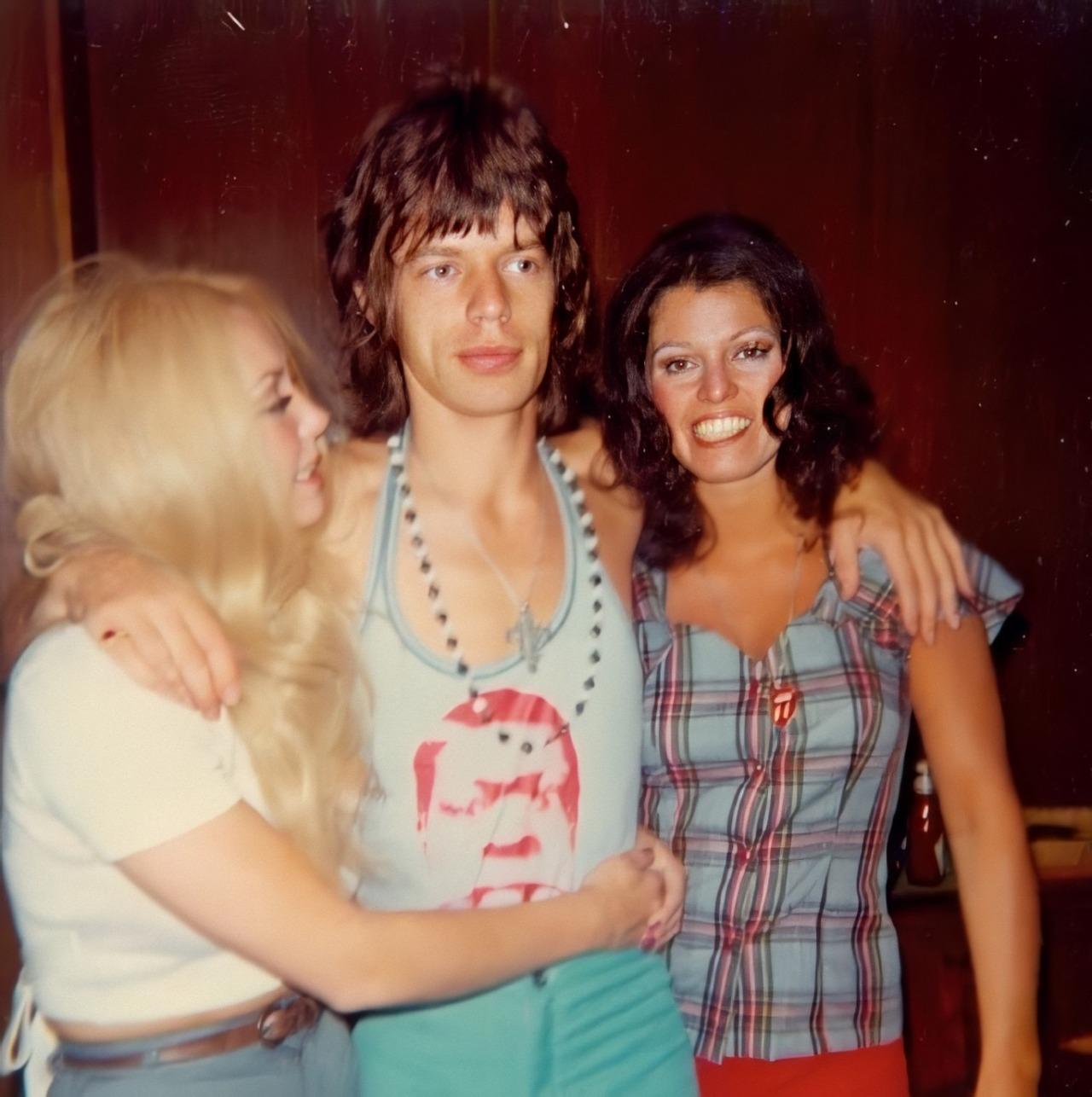 Mick Jagger having it large at the Playboy mansion. 1972. | Scrolller