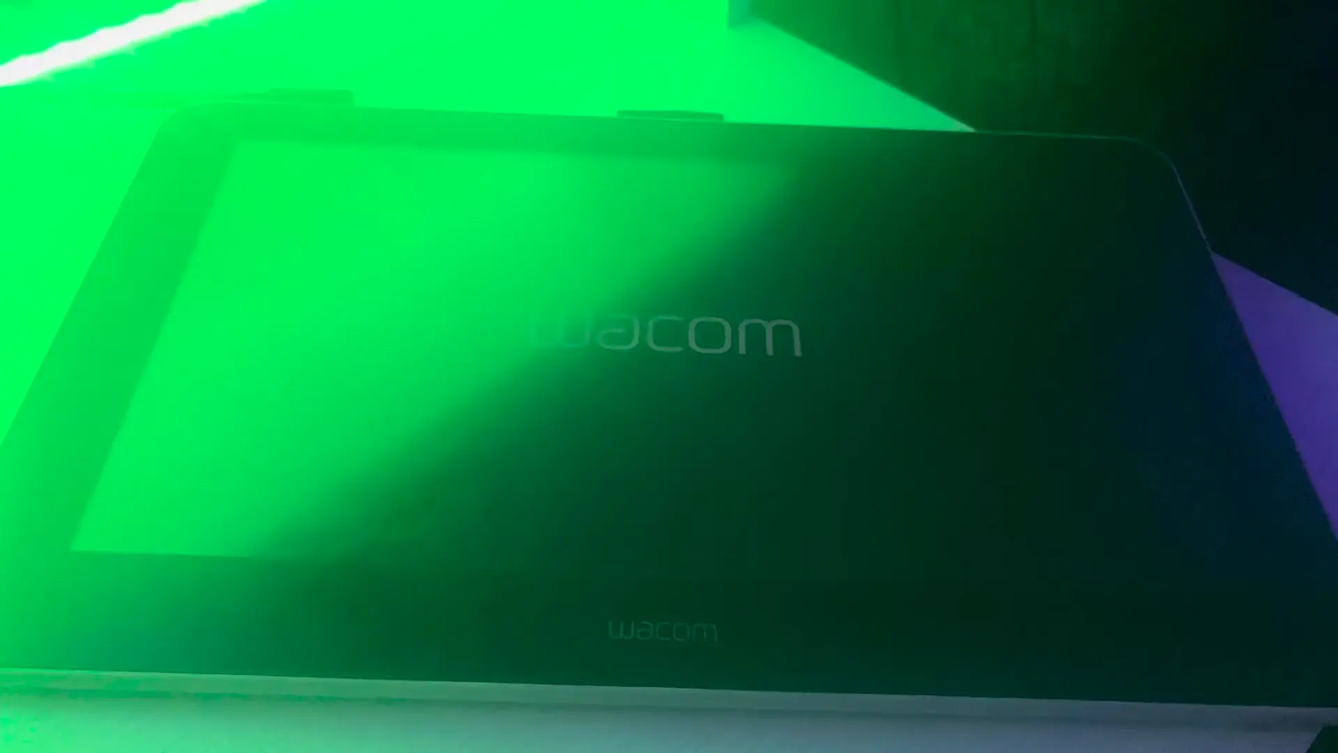 Wacom One 13 screen flickering | Scrolller