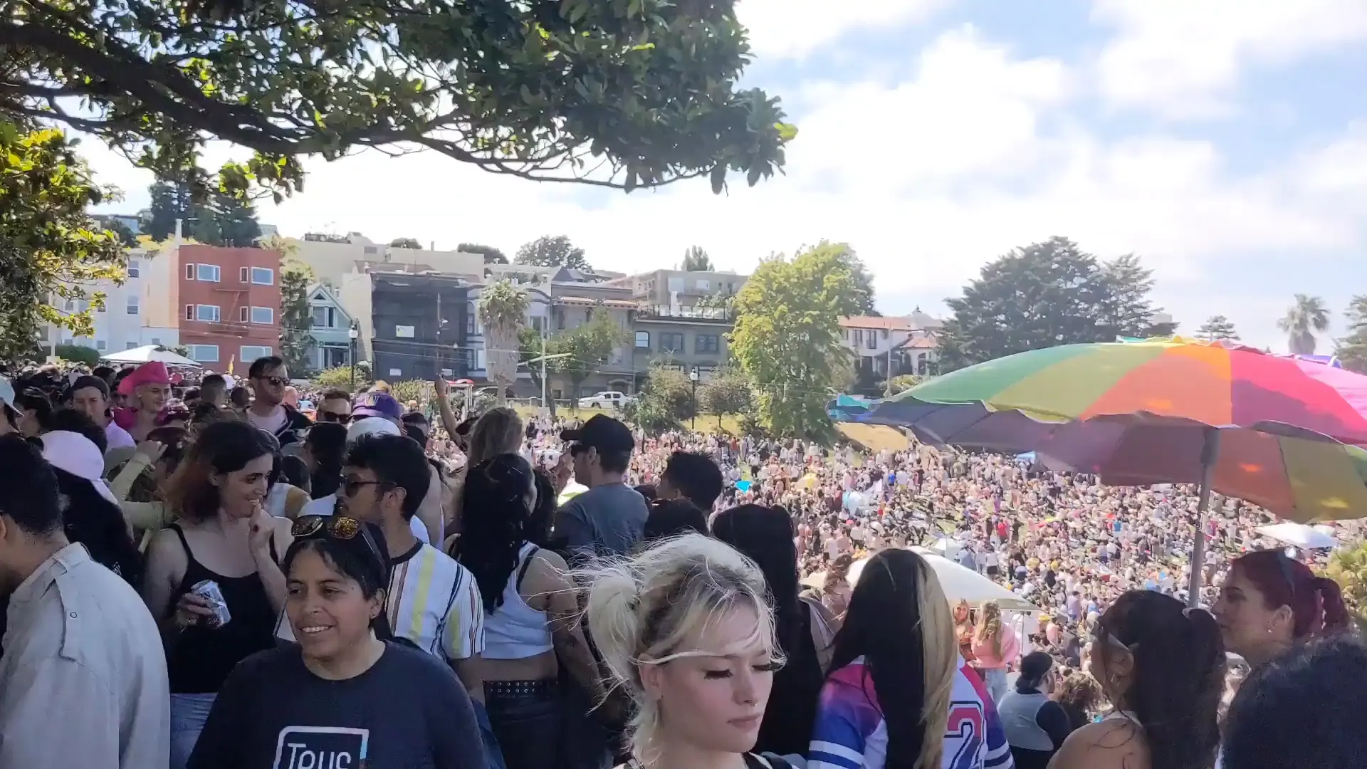Walking through San Francisco Pride '23 | Scrolller