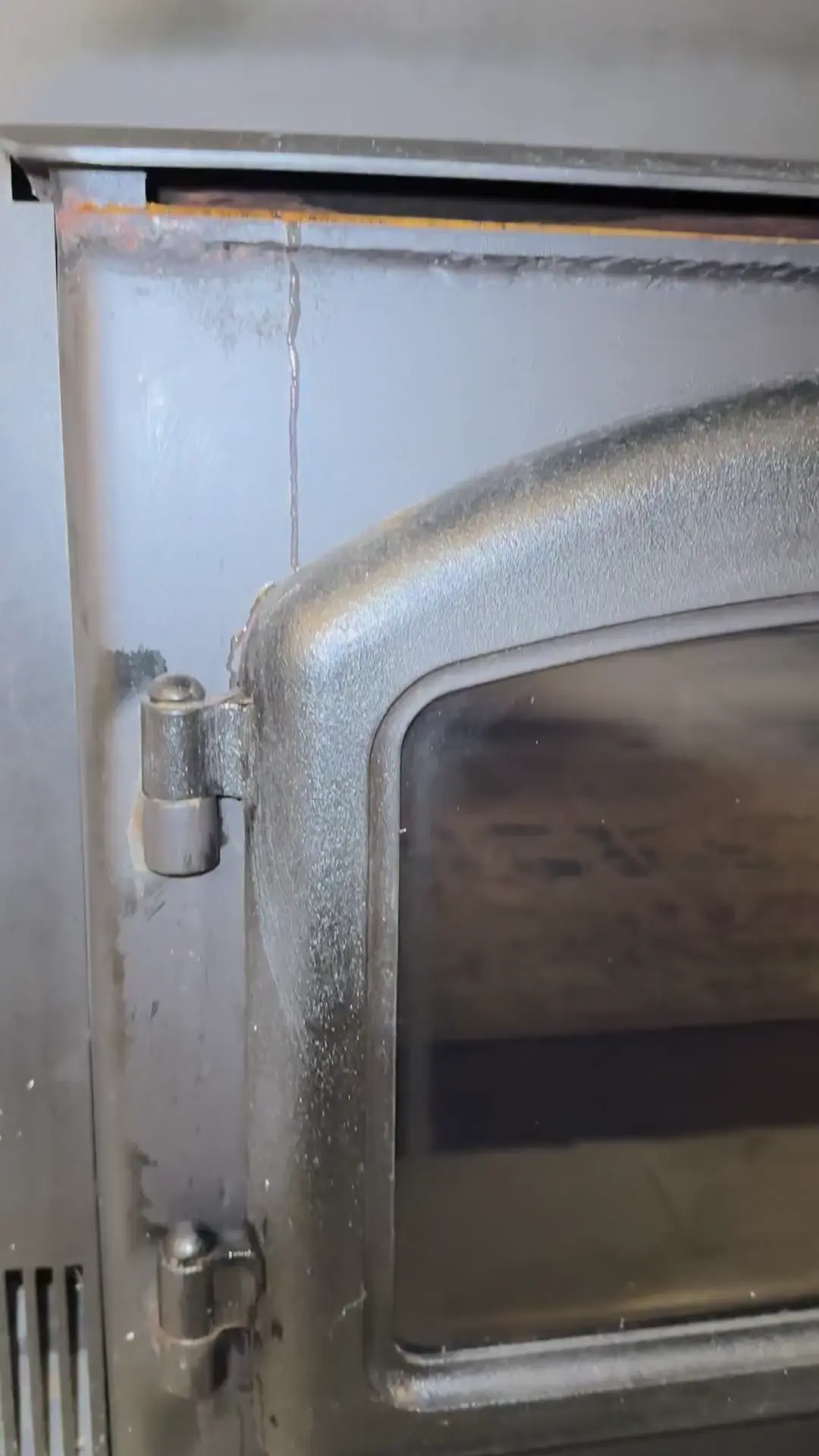 Water leaking around through stove | Scrolller