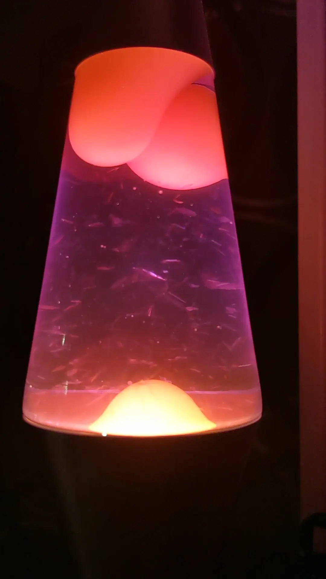 Weird floating pieces | Scrolller