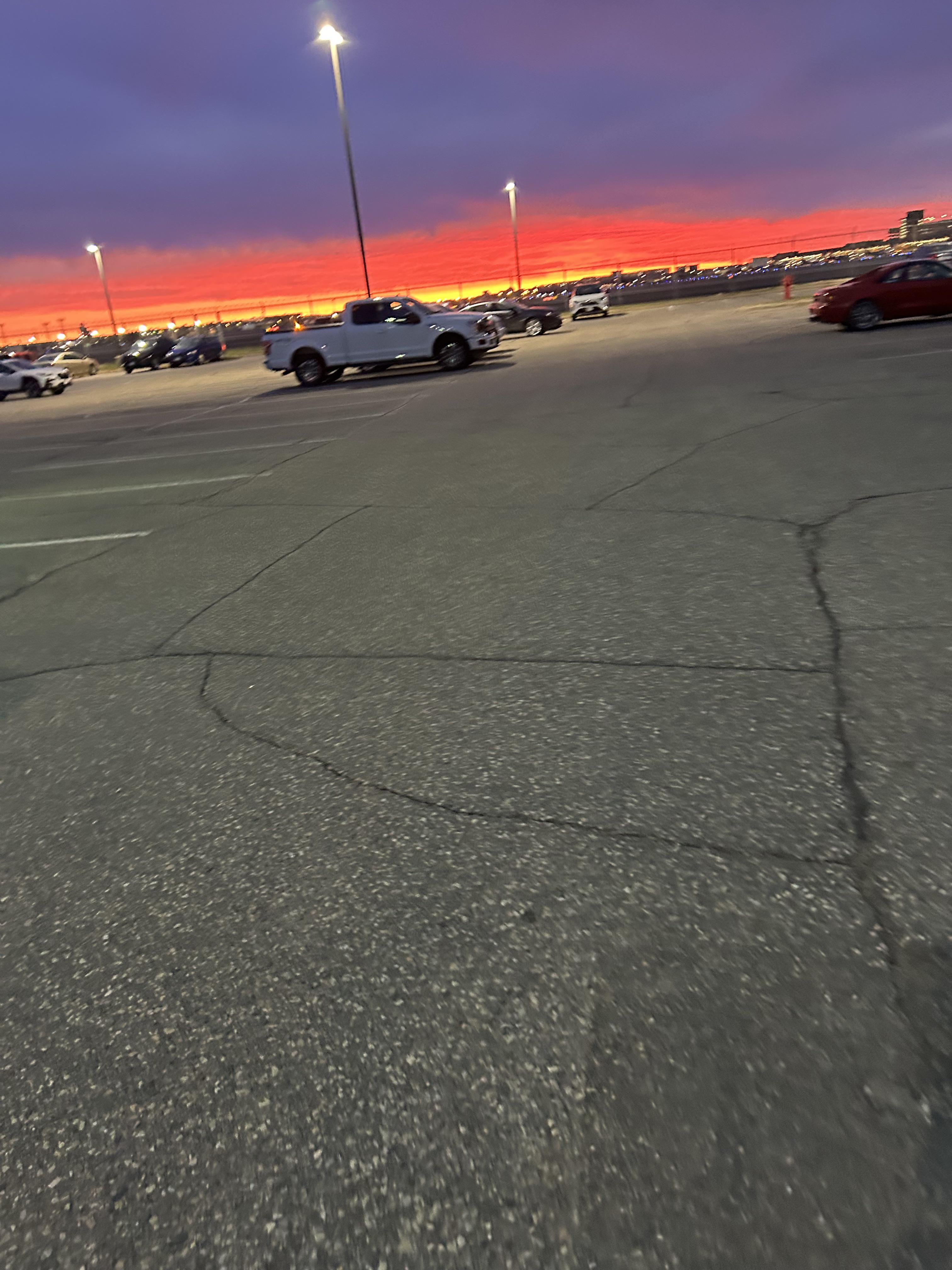 What colors do you guys see? | Scrolller