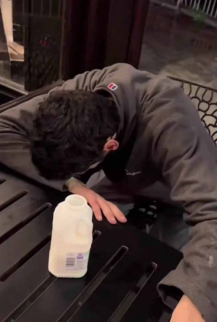 When you mix speed and hot chip challenge | Scrolller