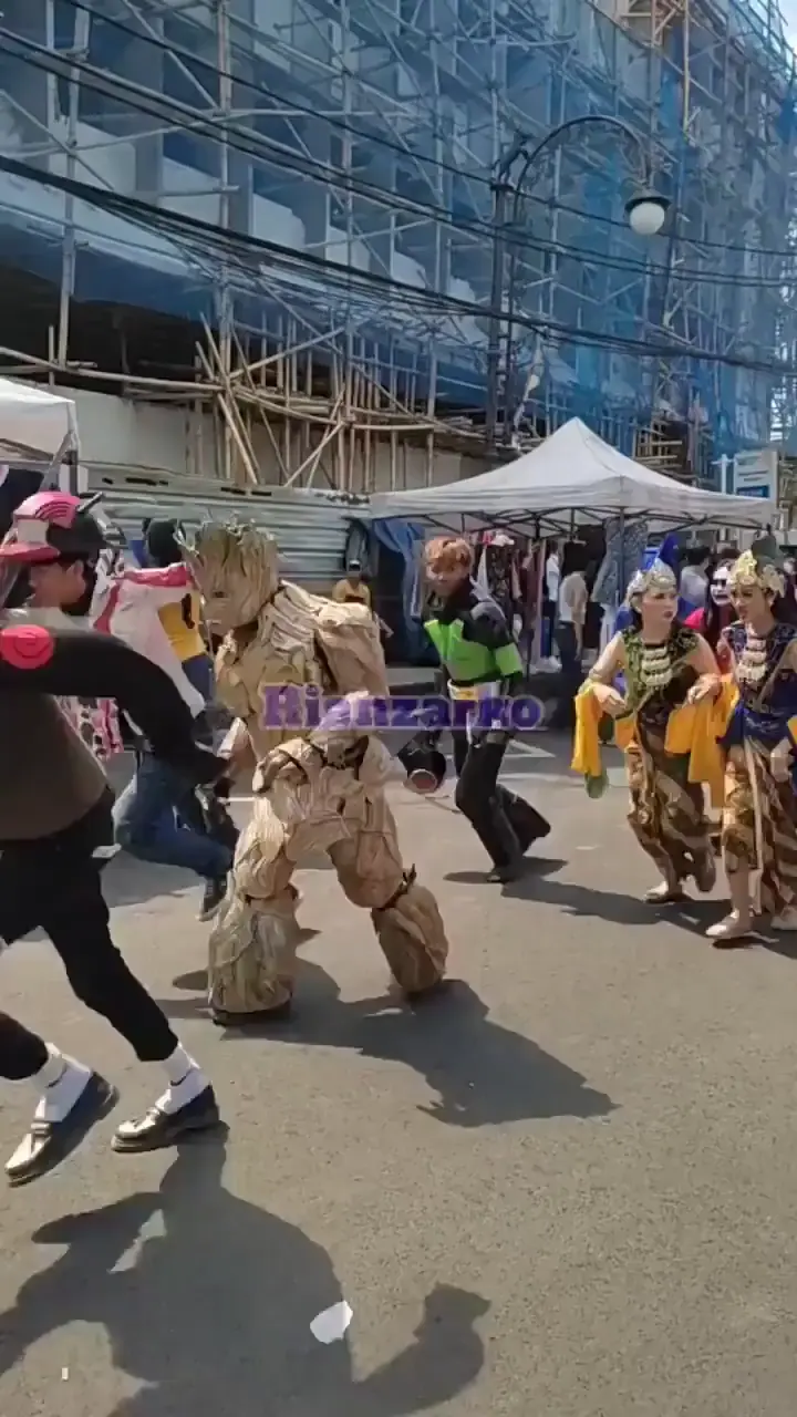 Why are you running? | Scrolller