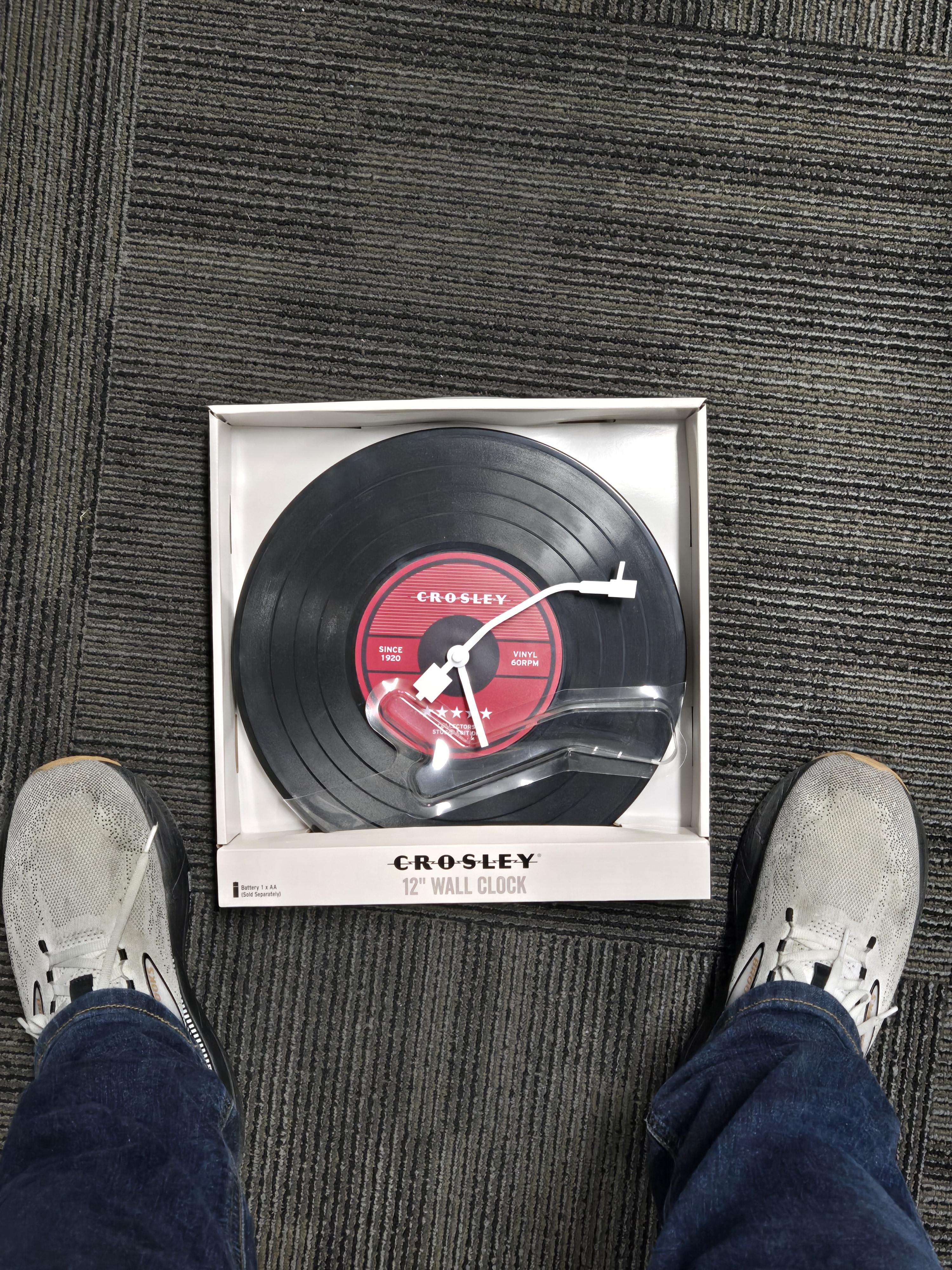 Wif doesn't like me spinning vynals so I got the crobsaly clock to keep track of when she gets ...