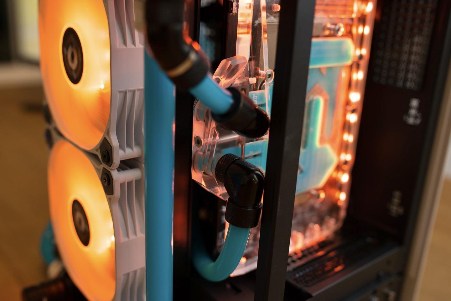 Neptune Build: Hyte Revolt w/ 360 rad custom loop | Scrolller