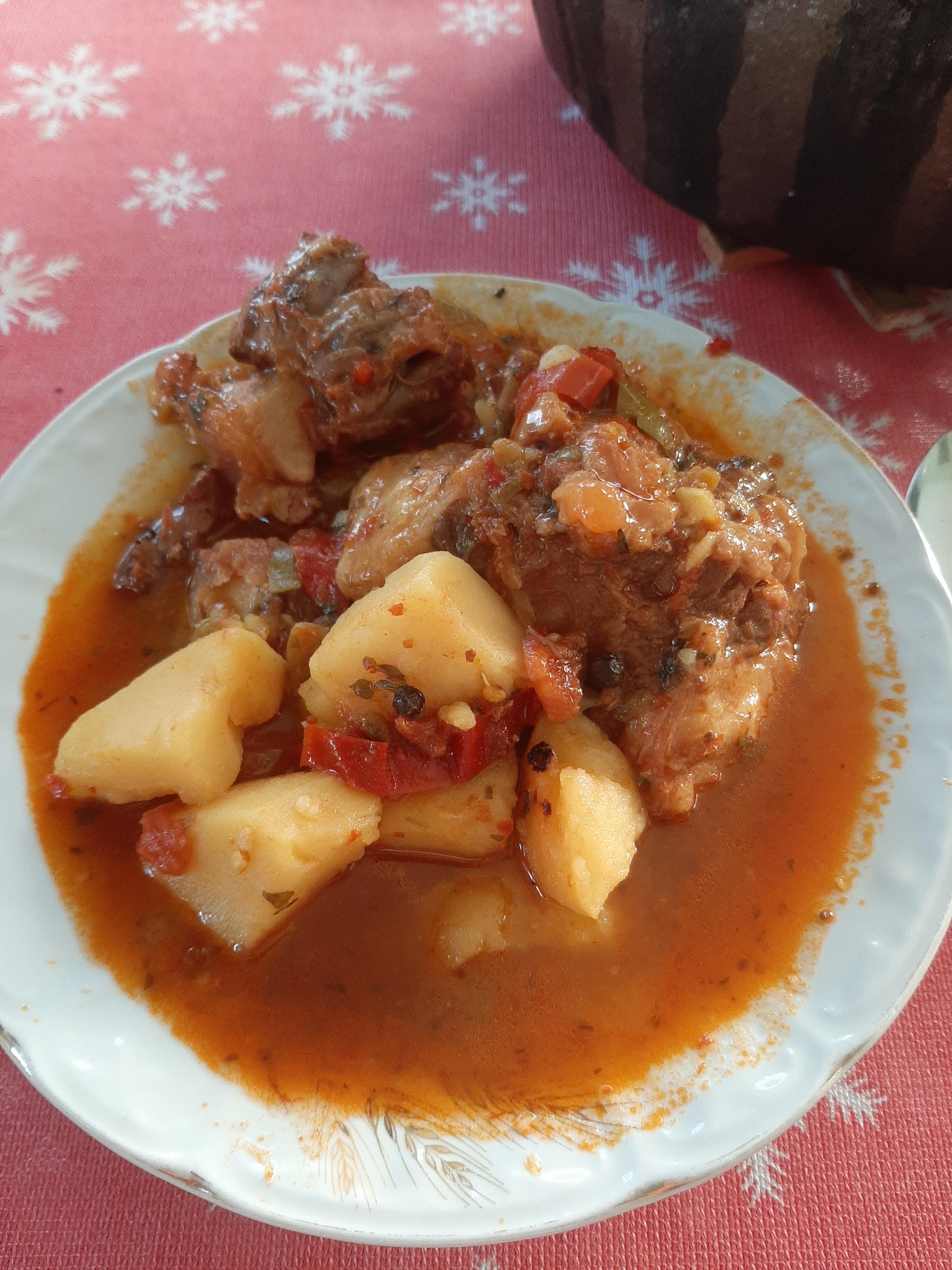[Homemade] Oxtail Stew with veggies | Scrolller