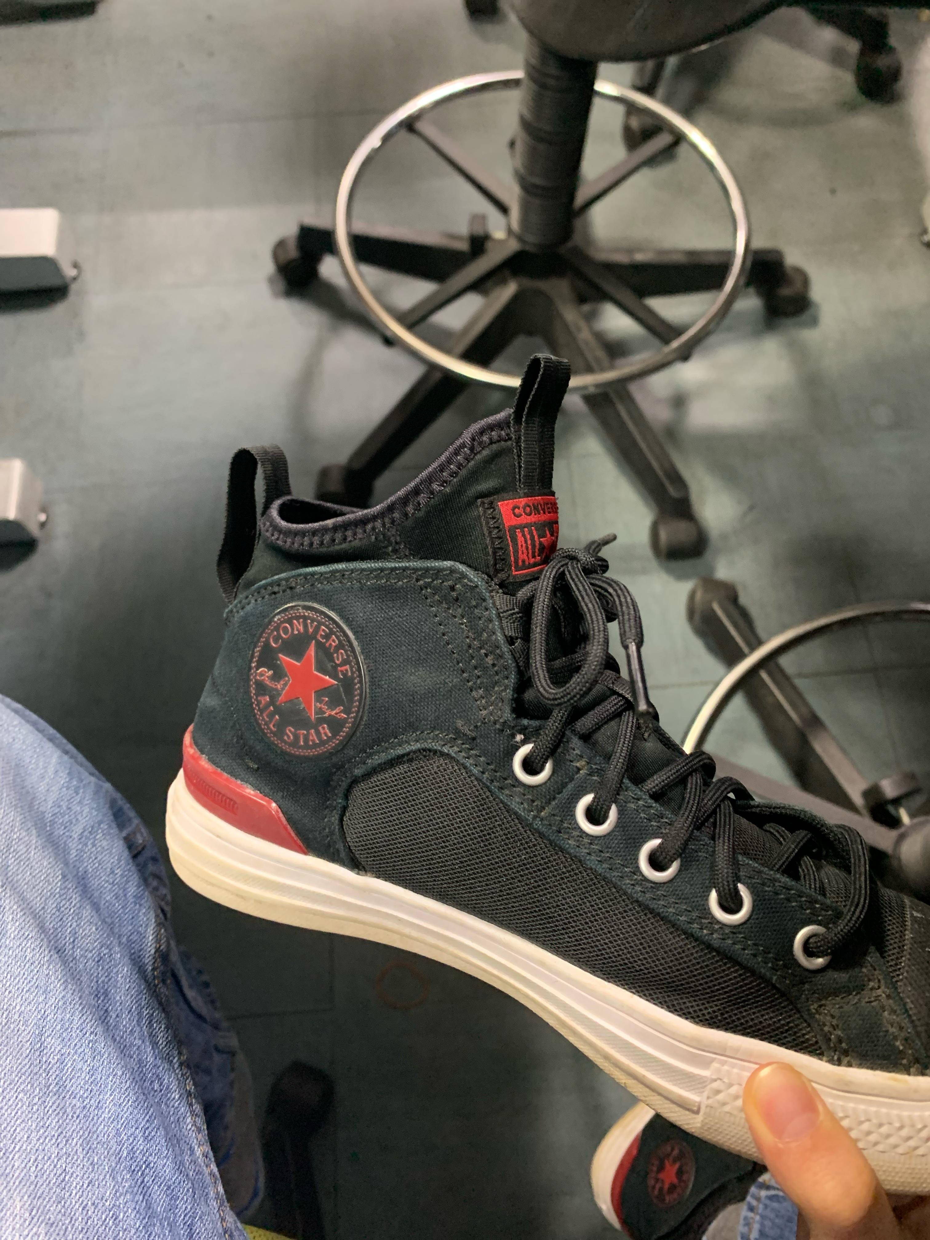 What kind of converse are these | Scrolller