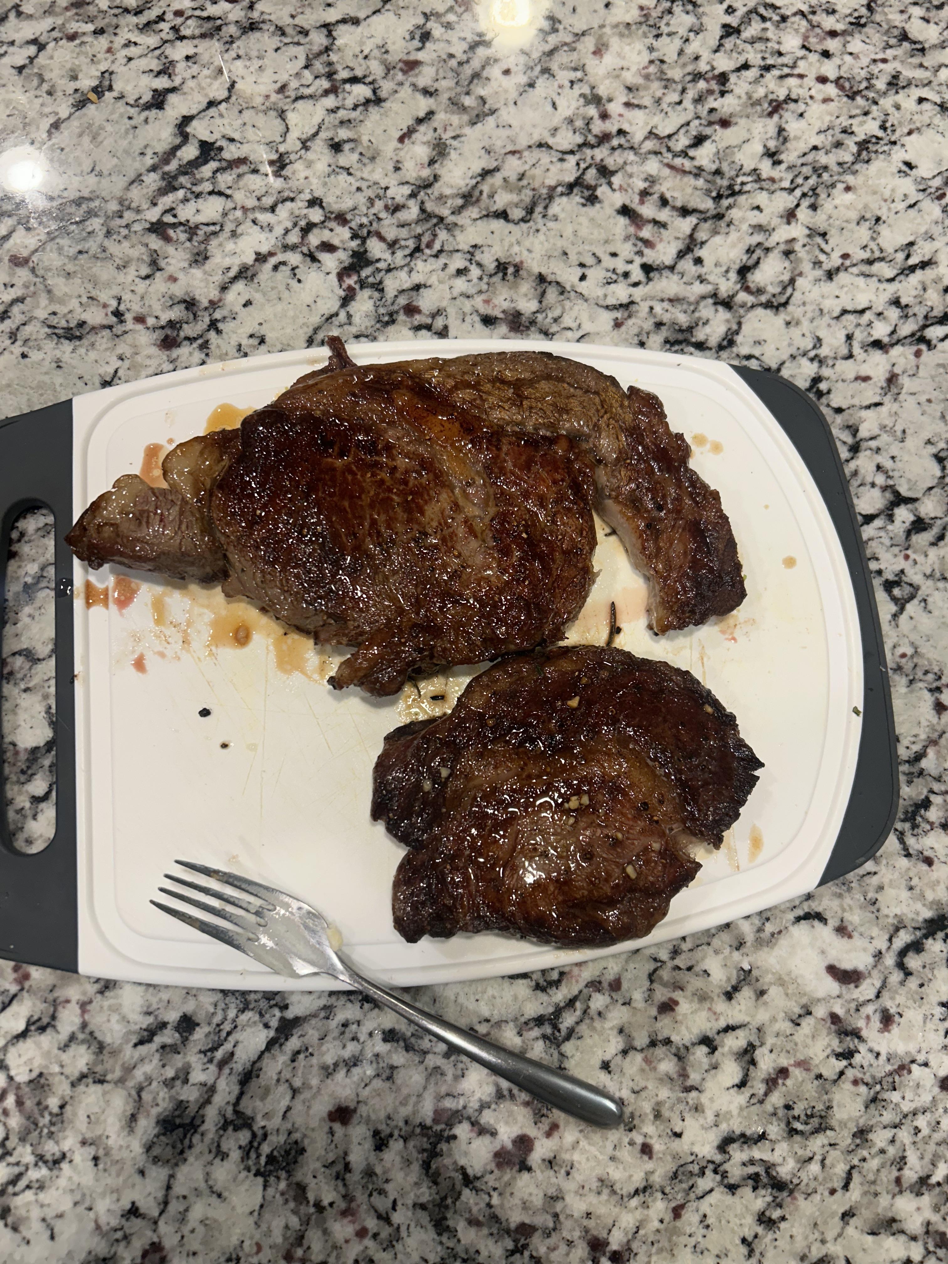 Ribeye on Cast Iron | Scrolller