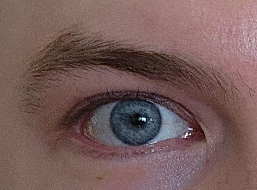 Eyebrow tips? | Scrolller