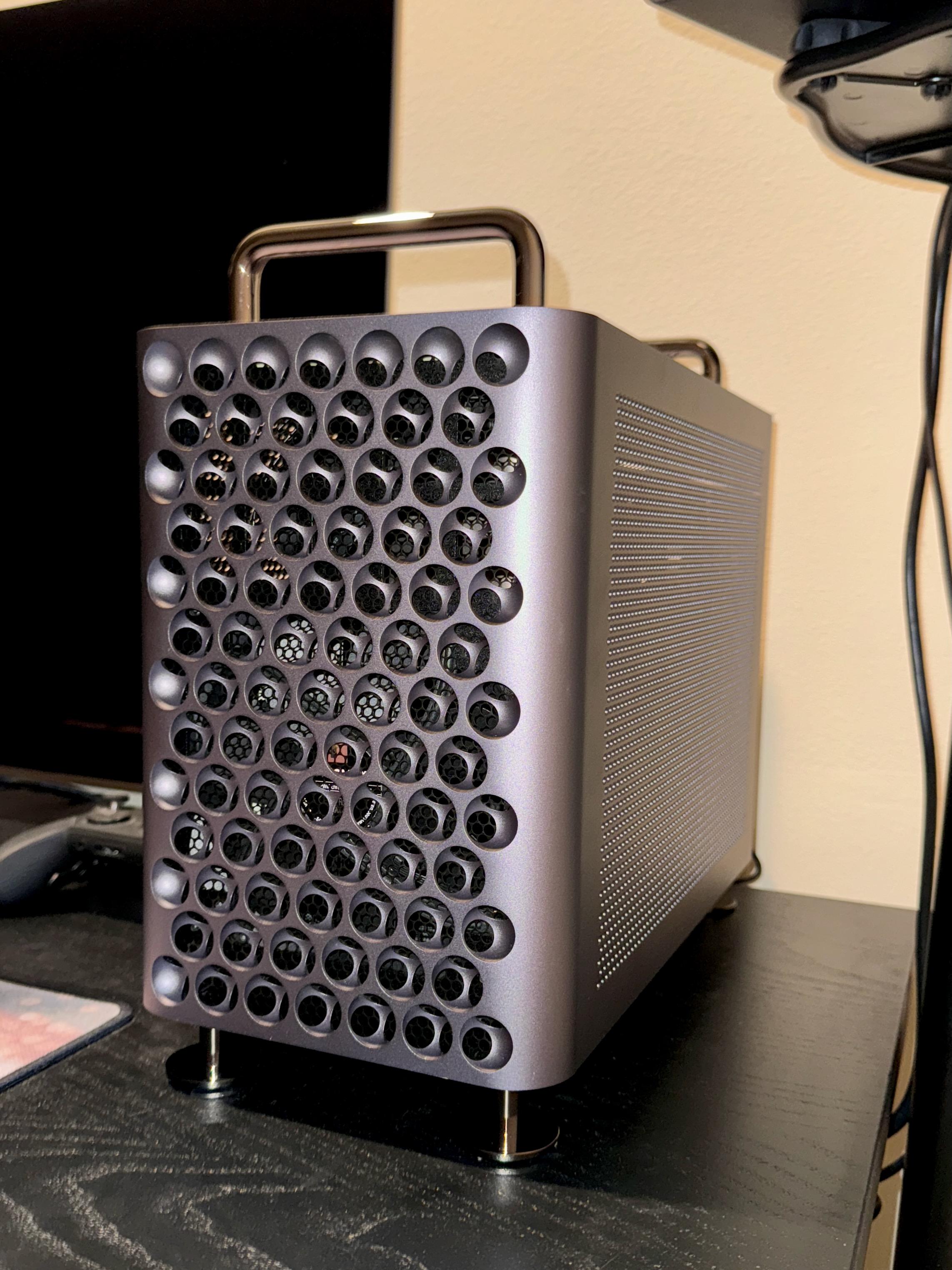 An update on my Mcprue Apollo S V3, my Mac Pro inspired SFF build | Scrolller