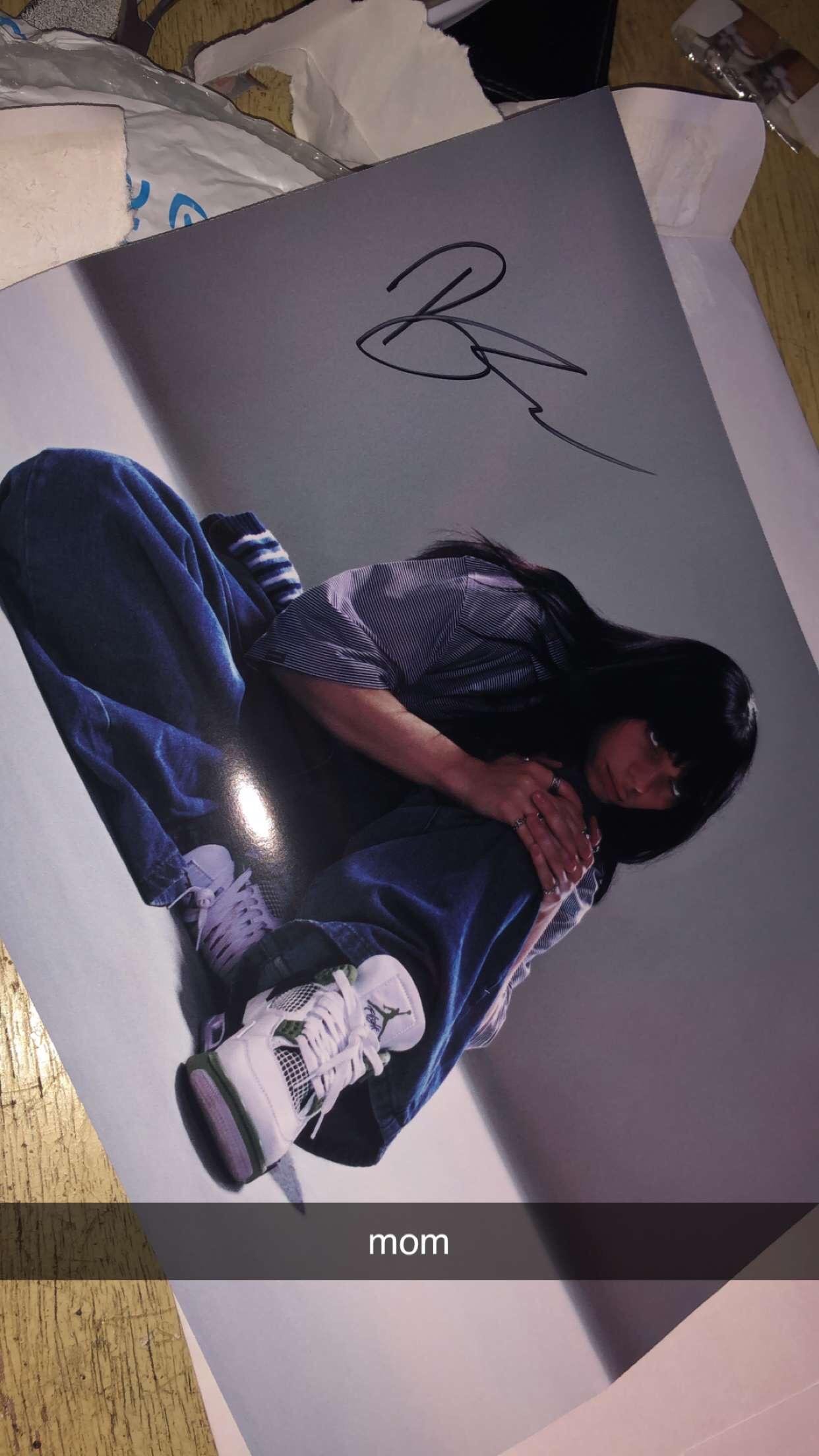 Got my signed pic back 🥰 | Scrolller