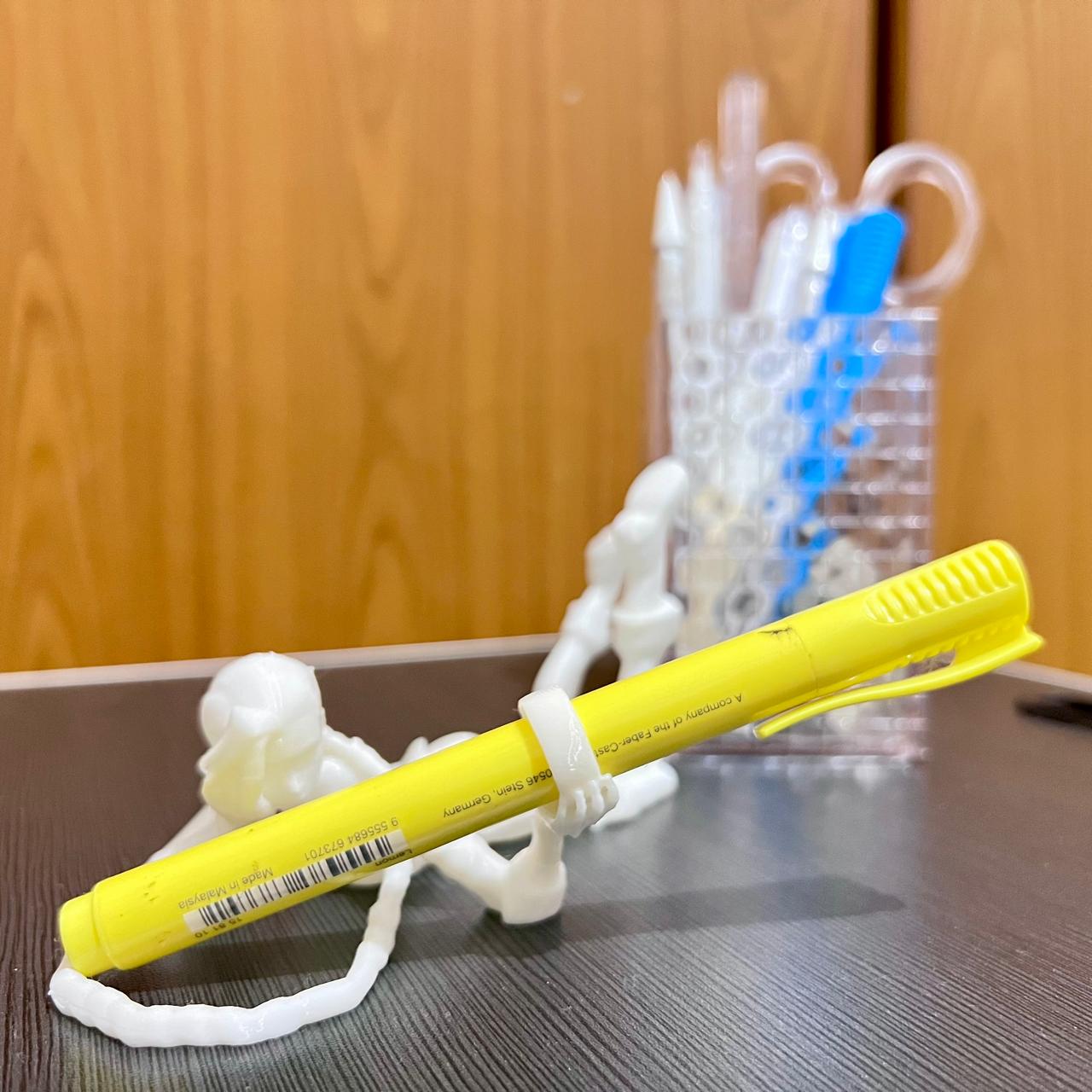 Check out what I made! 3D printed Jinx pen holder | Scrolller