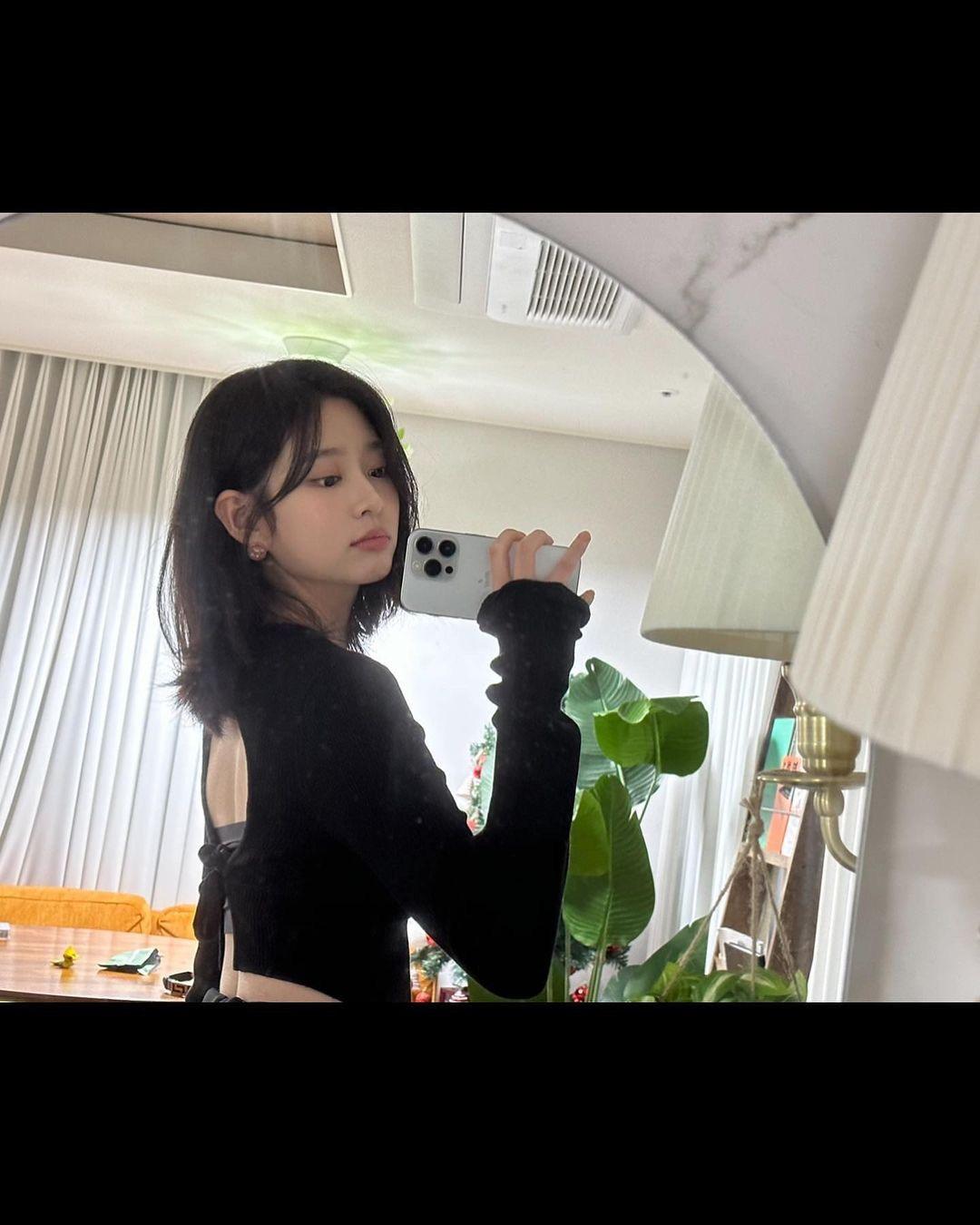 Kim Minju | Scrolller