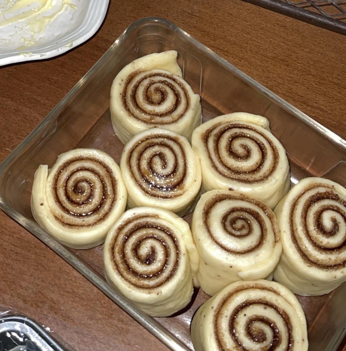 BREAD PROFESSIONALS — HELP! how do i make dense and chewy yet soft cinnamon rolls? | Scrolller