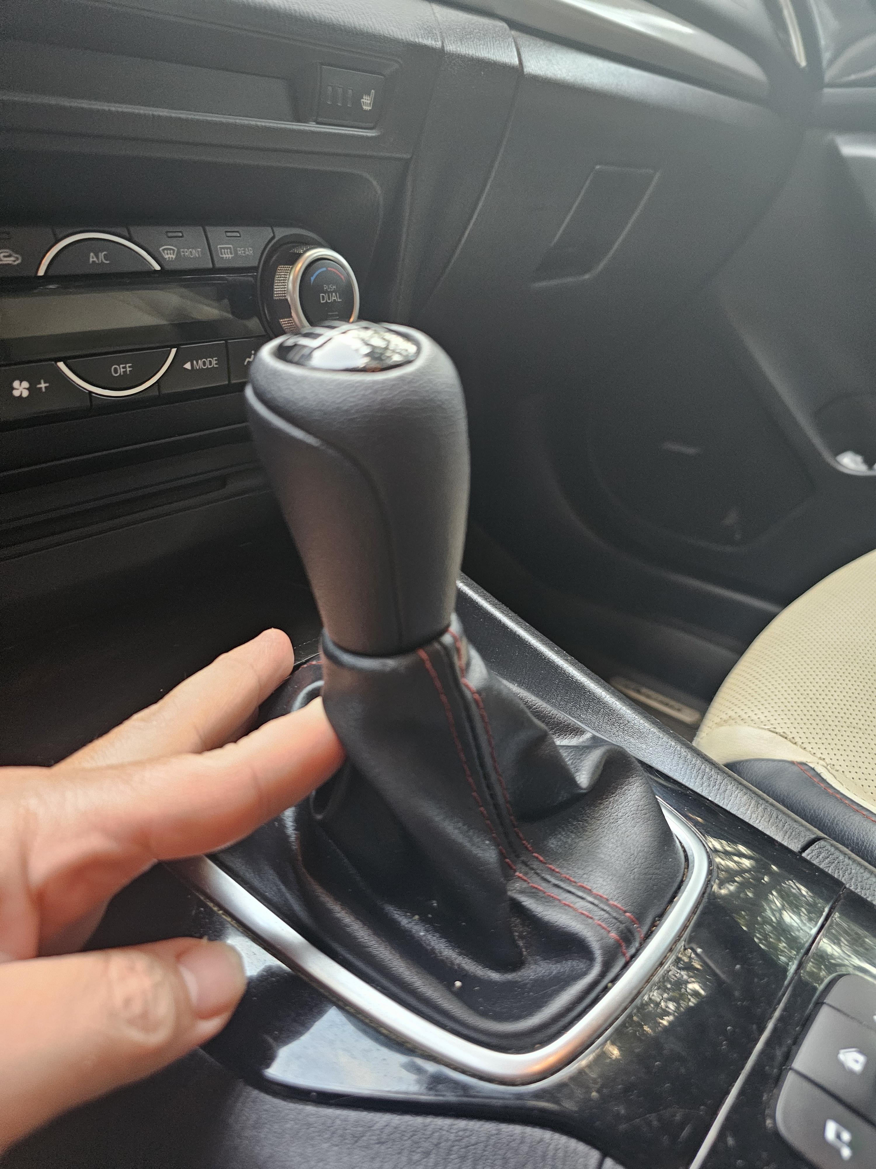 How to remove this annoying space under my car's gear shift knob? | Scrolller
