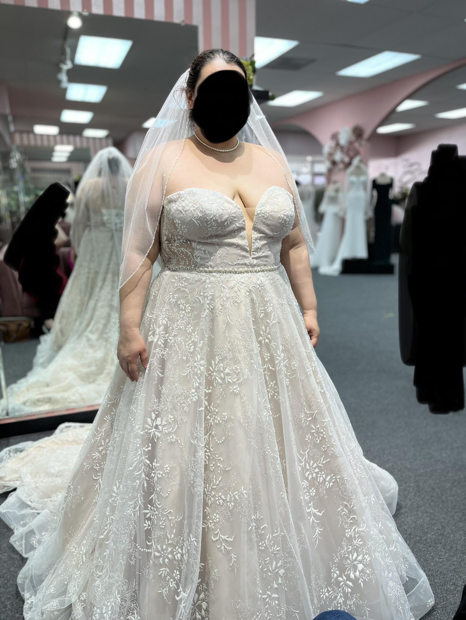 FOMO bought my dress | Scrolller