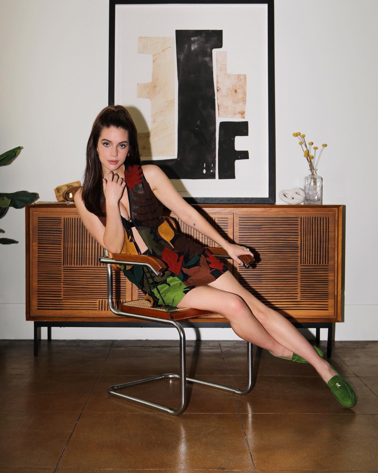 Adelaide Kane | Scrolller