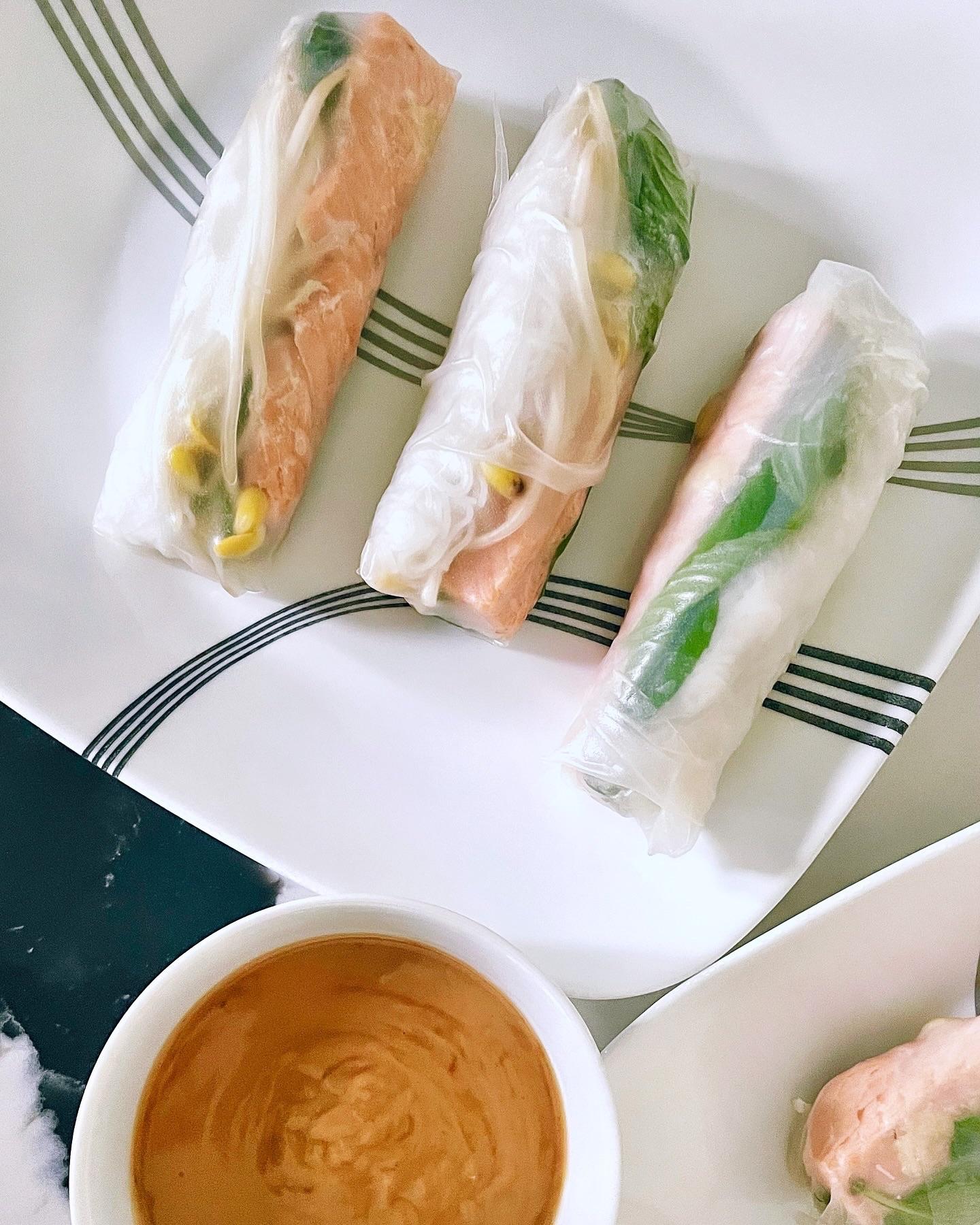 [homemade] Salmon Spring Rolls | Scrolller