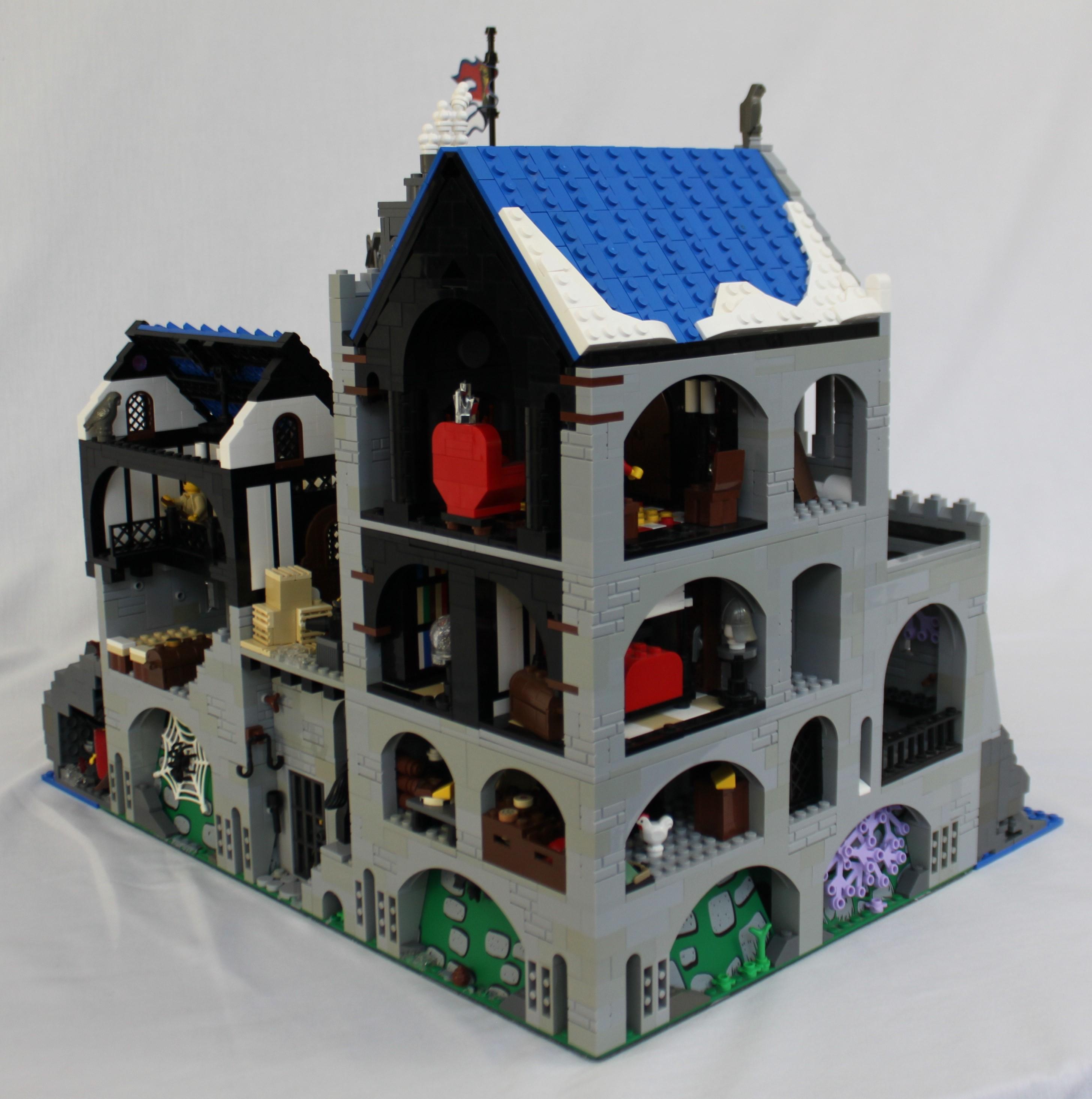 Royal Castle | Scrolller