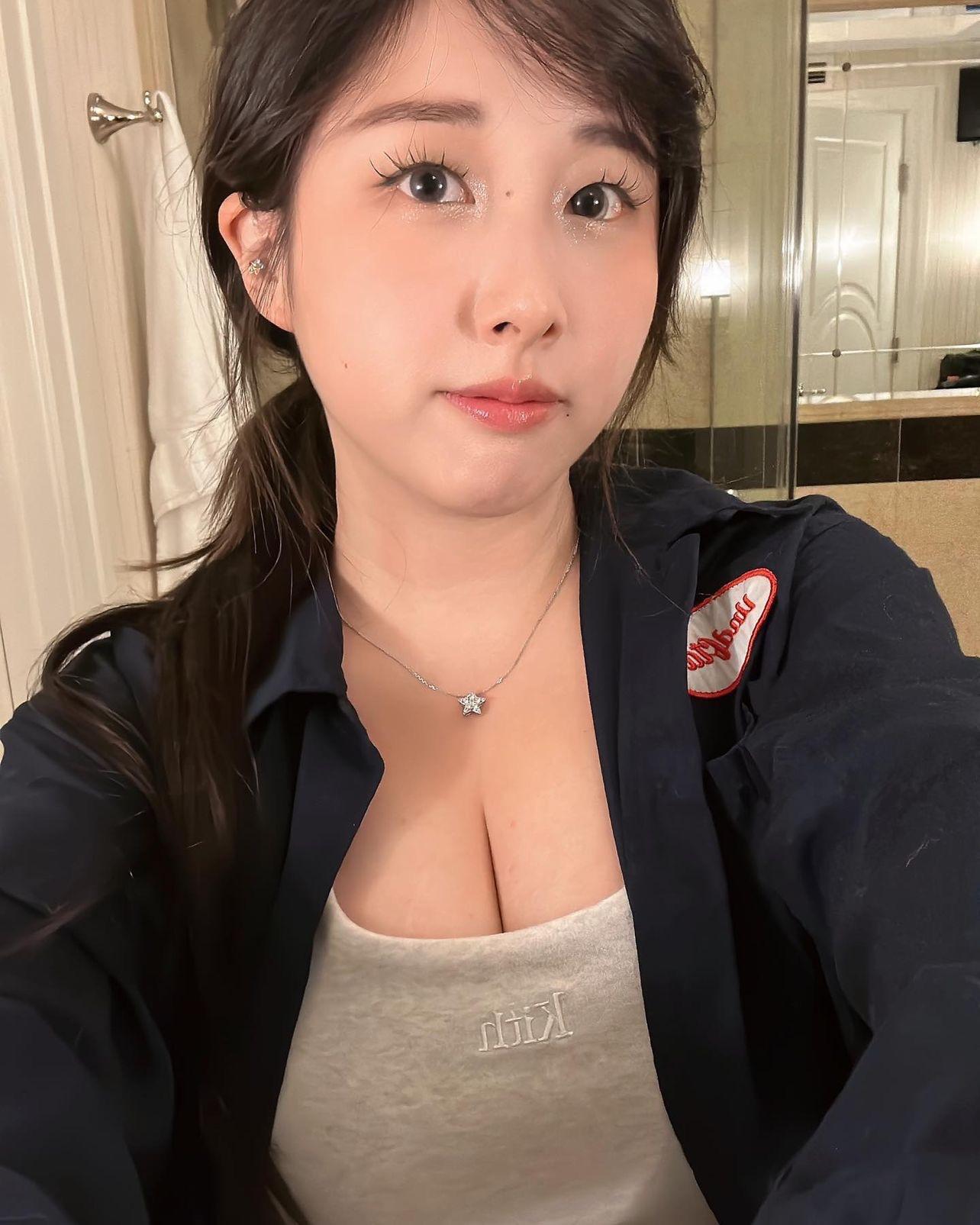 Celine and Jess | Scrolller