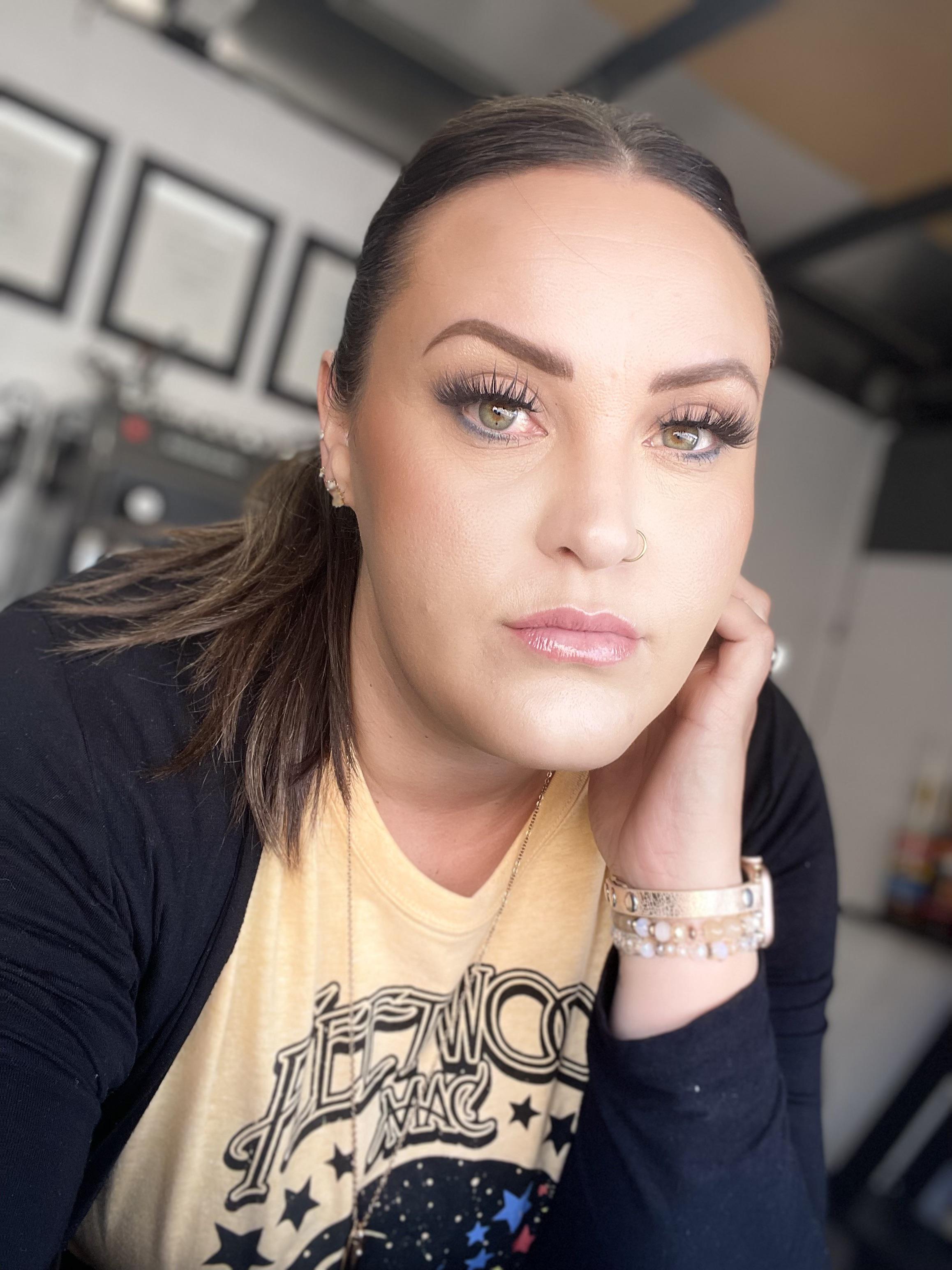 [34F] Just a look… | Scrolller