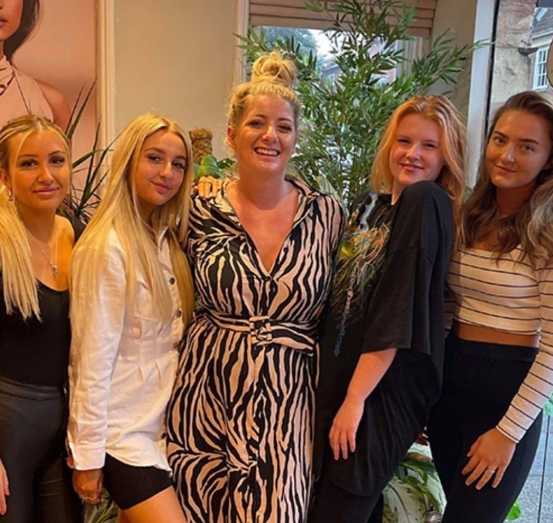 [5] milf in the middle | Scrolller