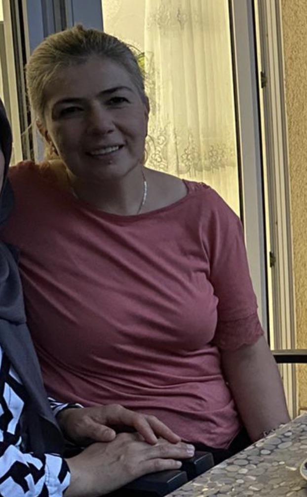 Can someone Tribute my slutty mom pls? Kik: searching_nudes69 | Scrolller