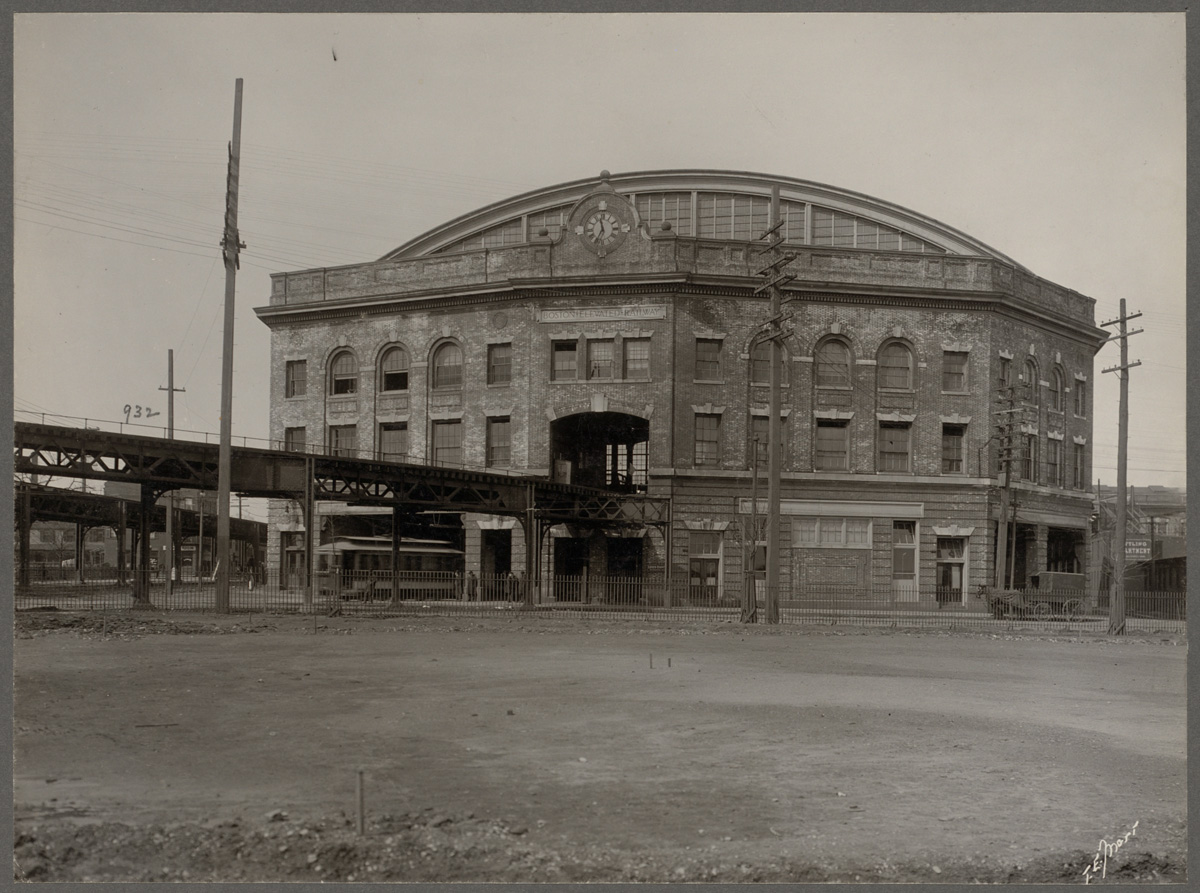Exterior of the elevated station around 1910 | Scrolller