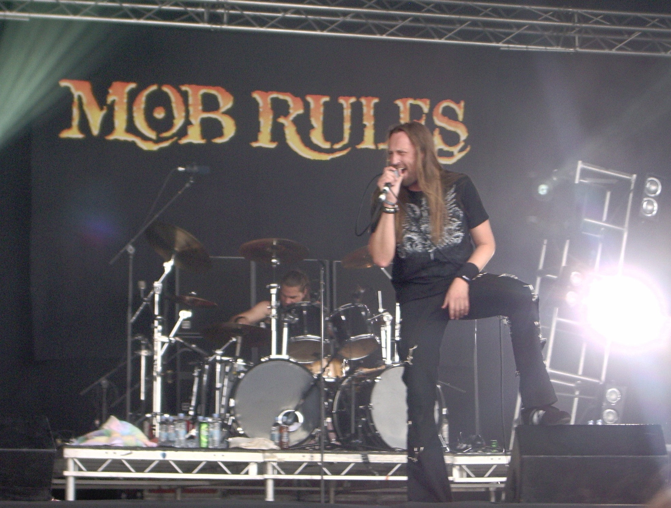 Mob Rules performing in 2008 | Scrolller
